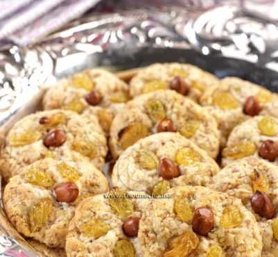 Recette Ghouriba aux raisins secs et aux amandes