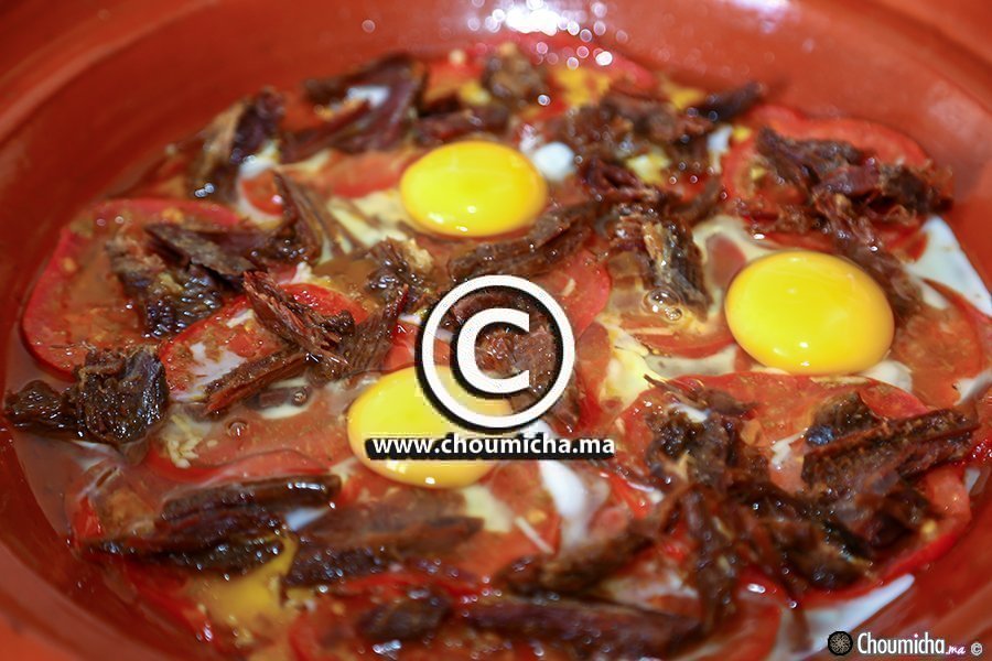 Recette Tajine de tomate au Khliï et aux œufs